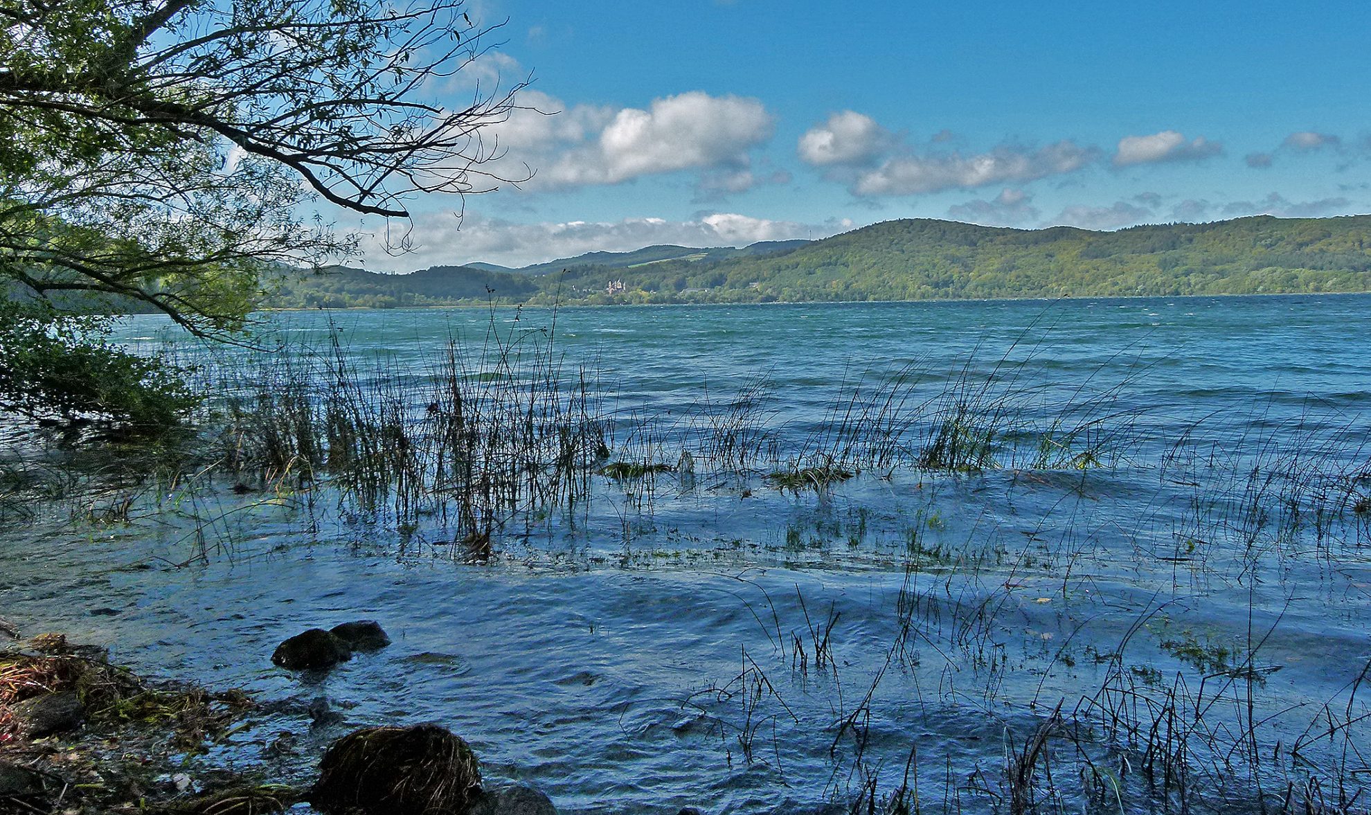 Baden im Laacher See - eifelschau.de