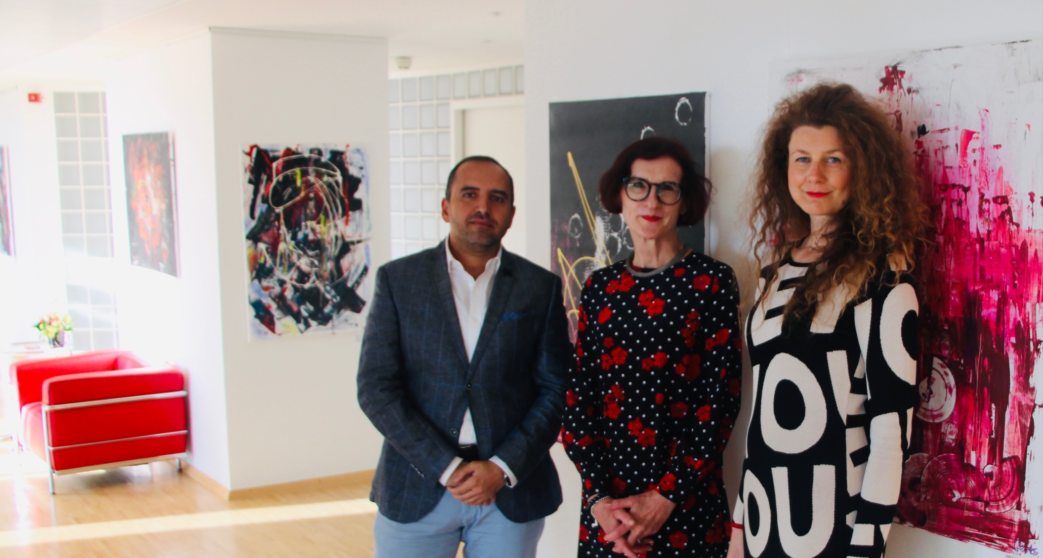 Vernissage der Mayener Künstlerin Andrea Grimm in der Erich Lexer Klinik Freiburg - eifelschau.de