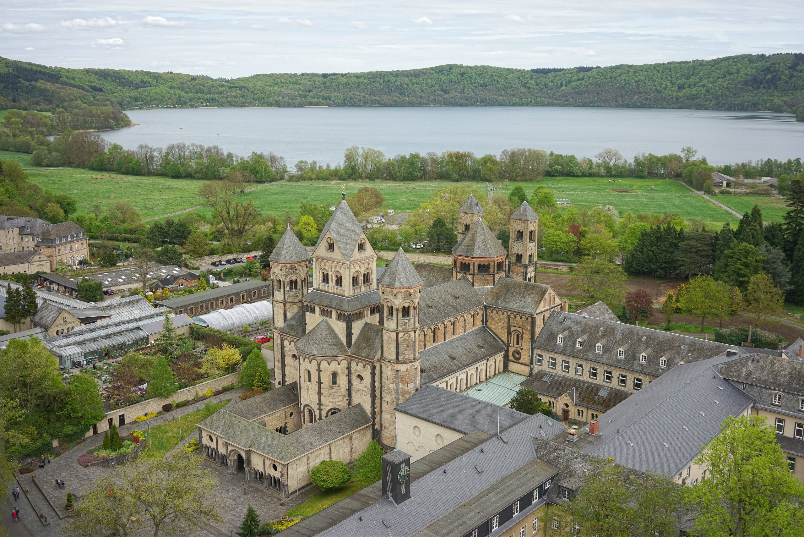 Maria Laach testet Mitarbeiter - Sicherheit für Gäste und Besucher ist ...