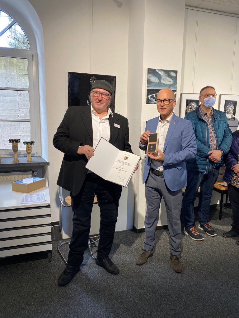 Richard Frensch erhielt die Goldene Ehrennadel der Stadt Mayen ...