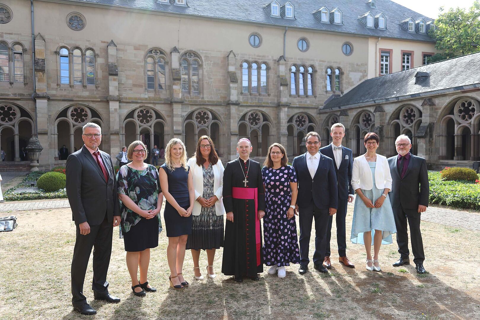 Weihbischof Brahm hat sieben neue pastorale Mitarbeitende für das ...