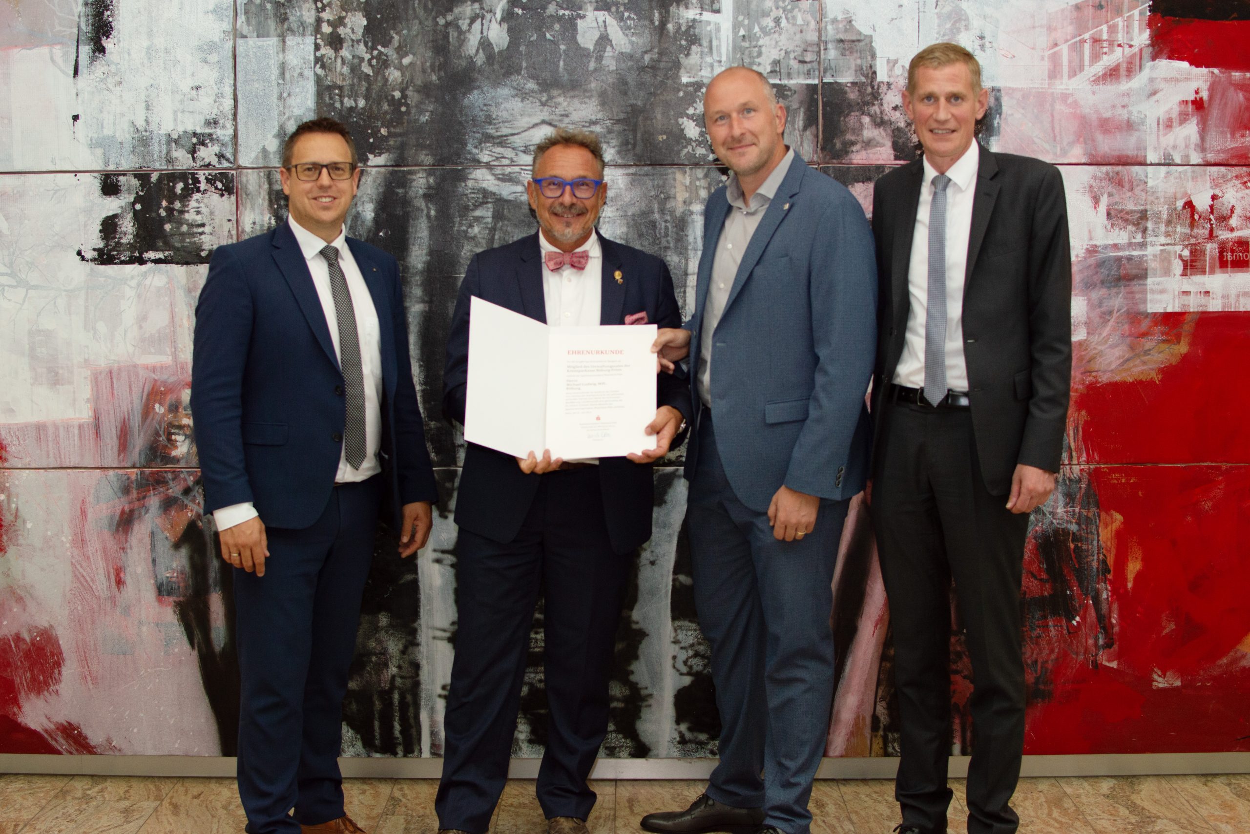 Auszeichnung für langjähriges Verwaltungsrats-Mitglied der KSK Bitburg ...