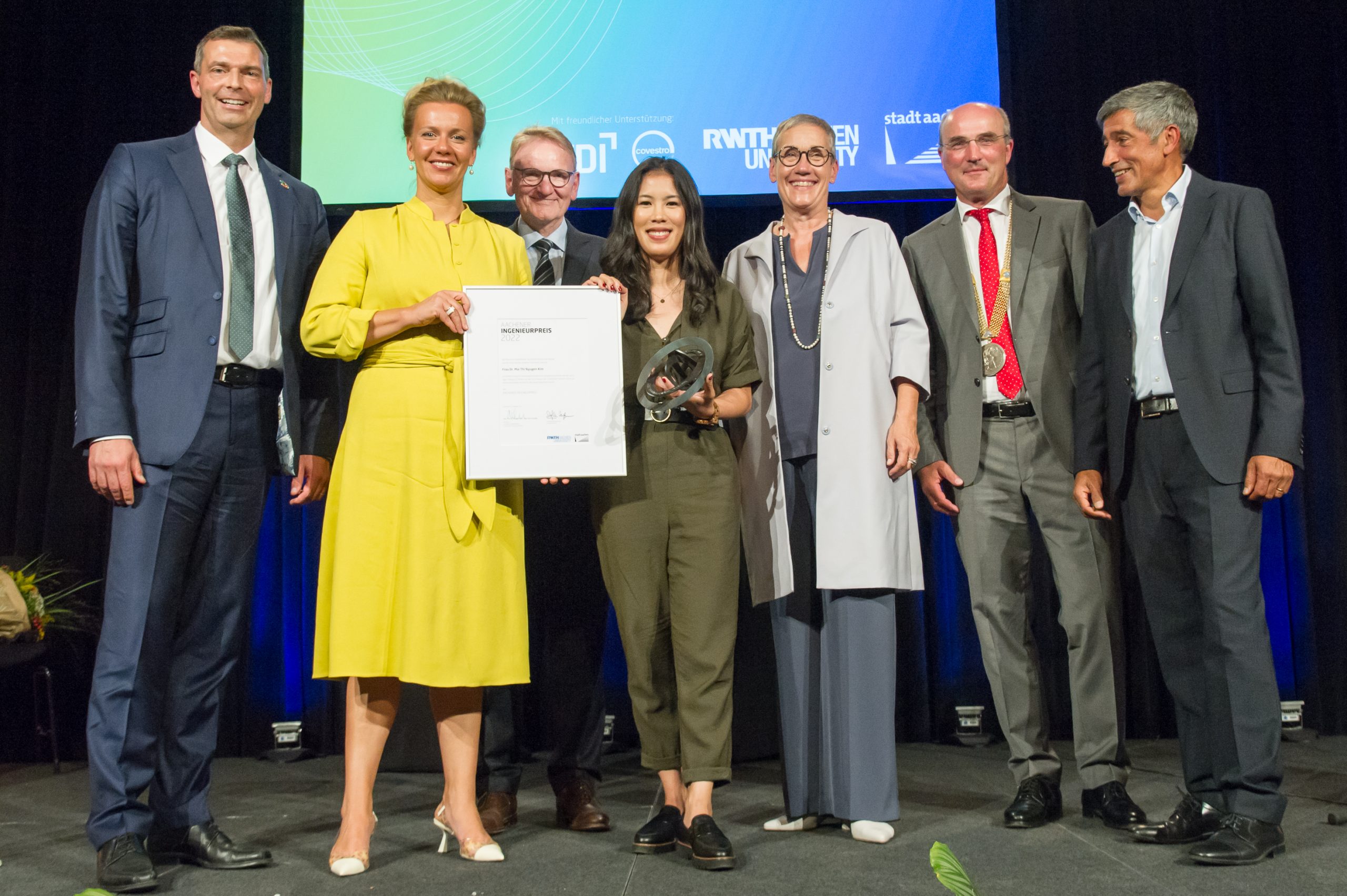 Inspirierende Verleihung des Aachener Ingenieurpreises an Dr. Mai Thi Nguyen-Kim - eifelschau.de