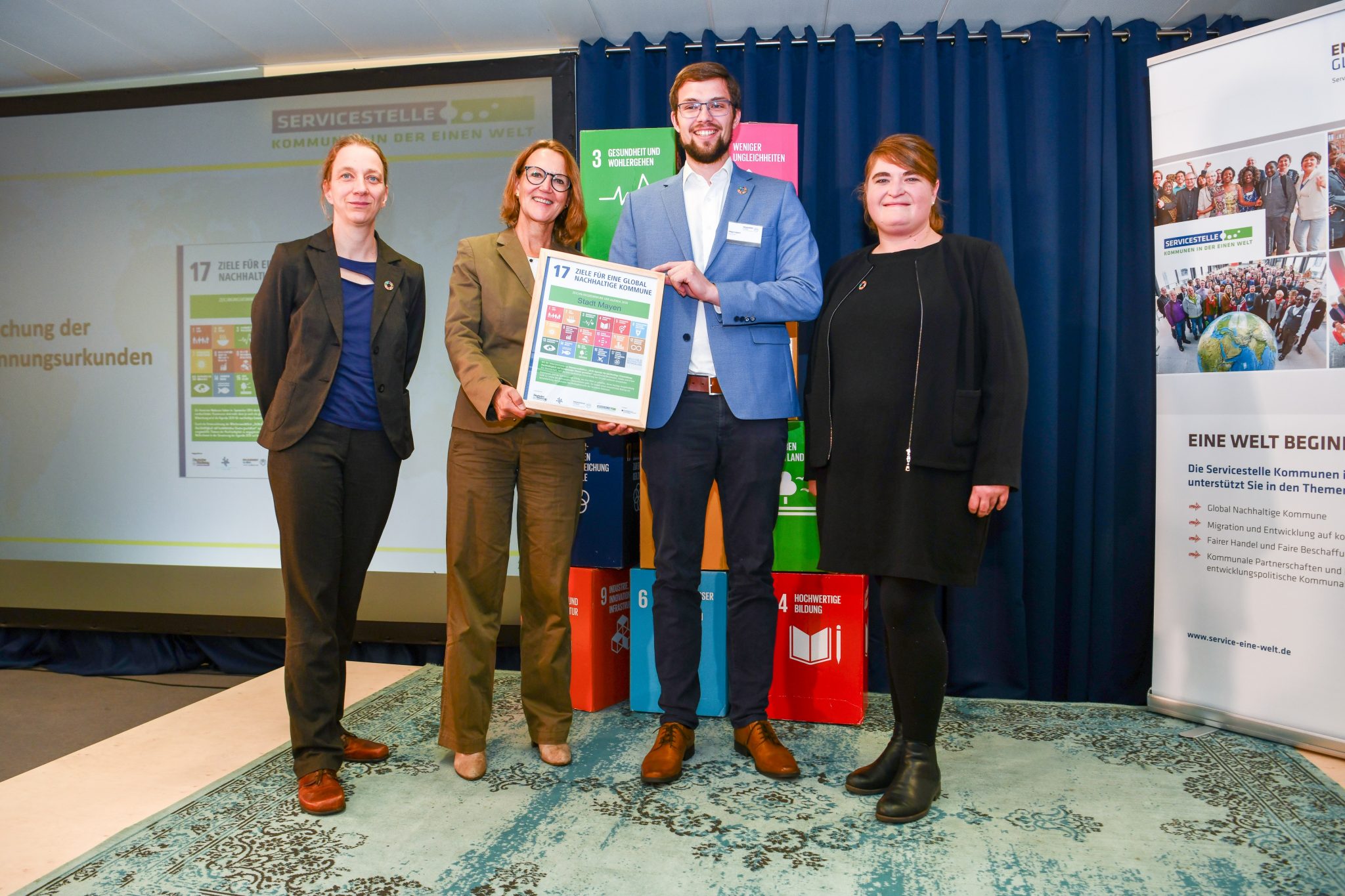 Stadt Mayen erhält Agenda 2030 Anerkennungs-Urkunde in Hamburg ...
