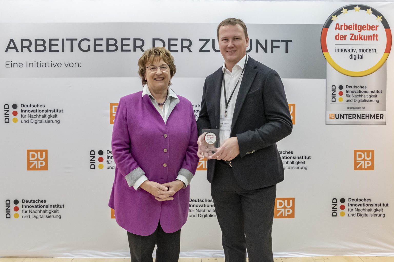 VR-Bank Nordeifel erhält Siegel „Arbeitgeber der Zukunft“ - eifelschau.de