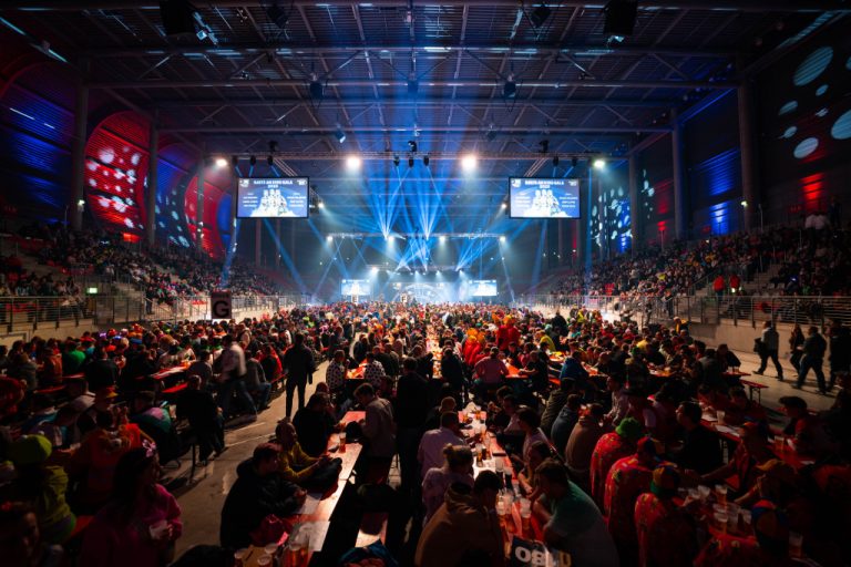 3.600 Fans feiern in der ring°arena - Perfekter Saisonauftakt am ...