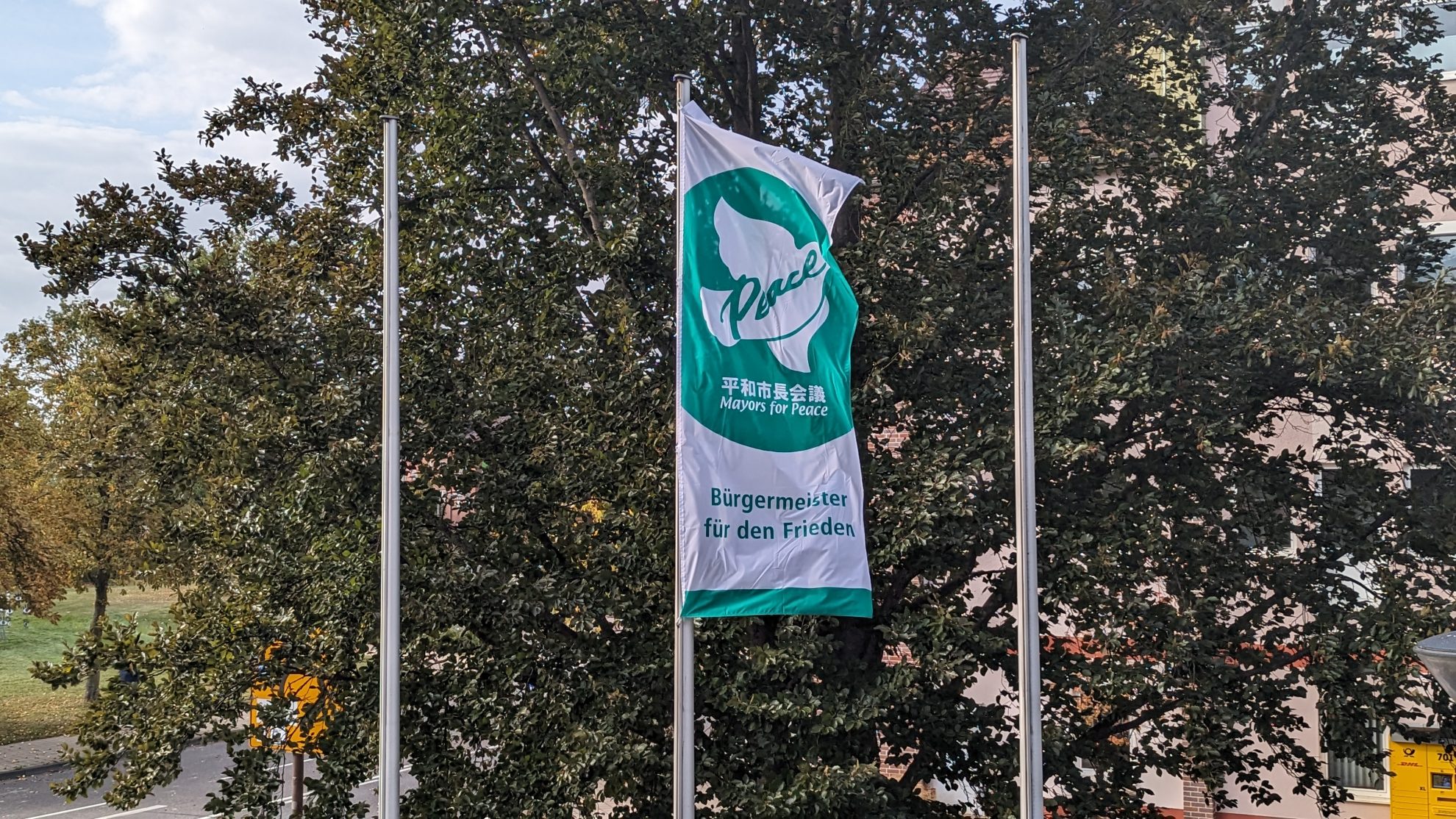 Symbol für den Frieden weht jetzt auch in Euskirchen - eifelschau.de