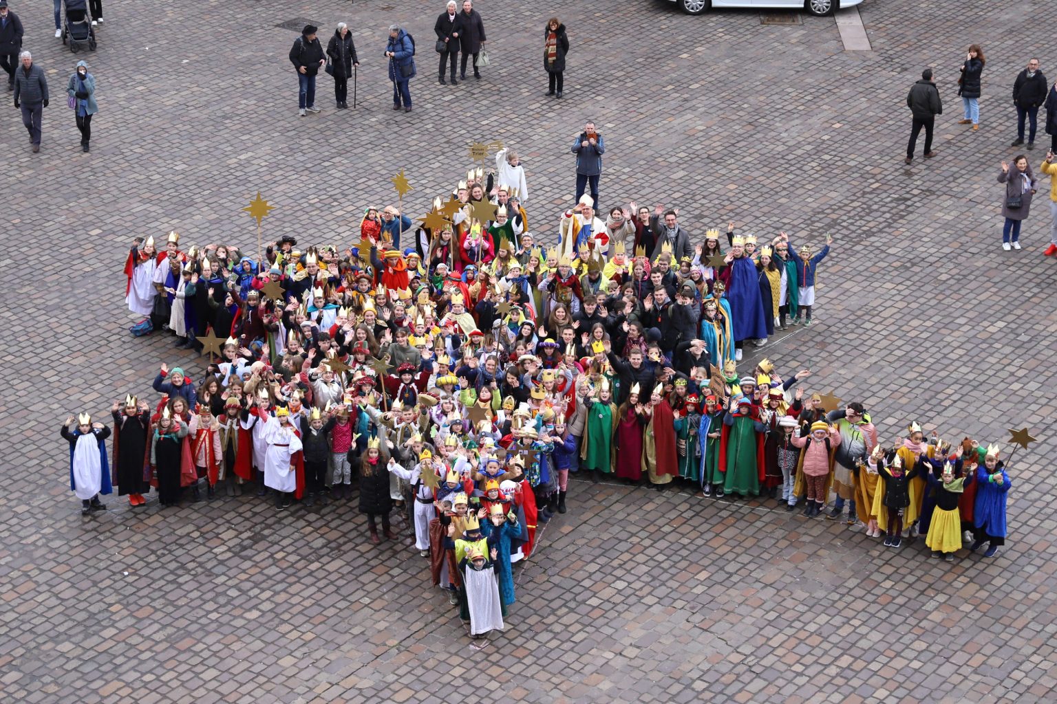 200 Sternsinger feiern mit Trierer Weihbischof Peters Eröffnung der ...