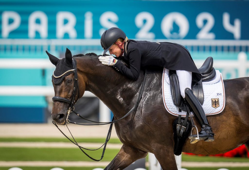 Live-Training mit der 4-fachen Olympiasiegerin Jessica von Bredow ...